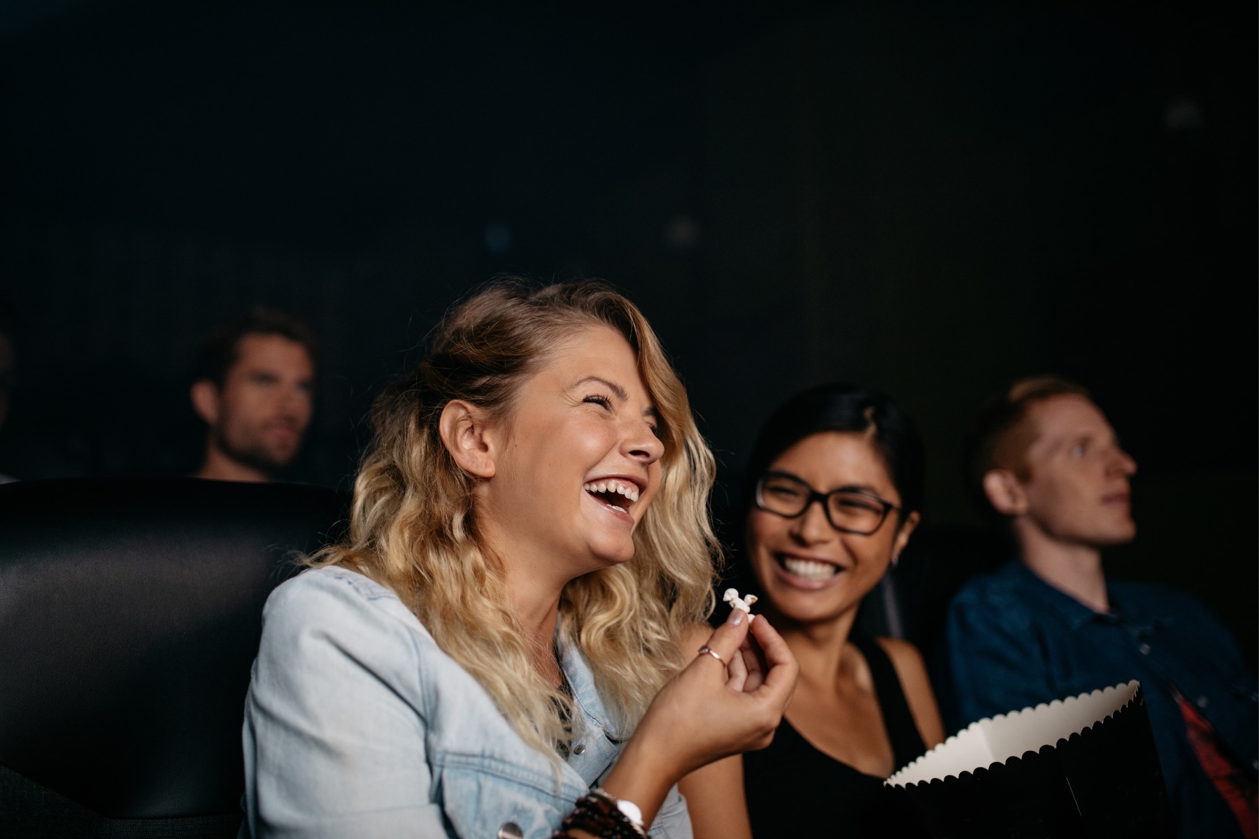 Top 20 Fun Things to Do While High With Your Pals - Old Pal